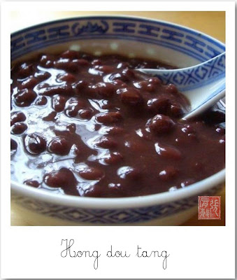 La bouche pleine: Nouvel an et monomanie en rouge